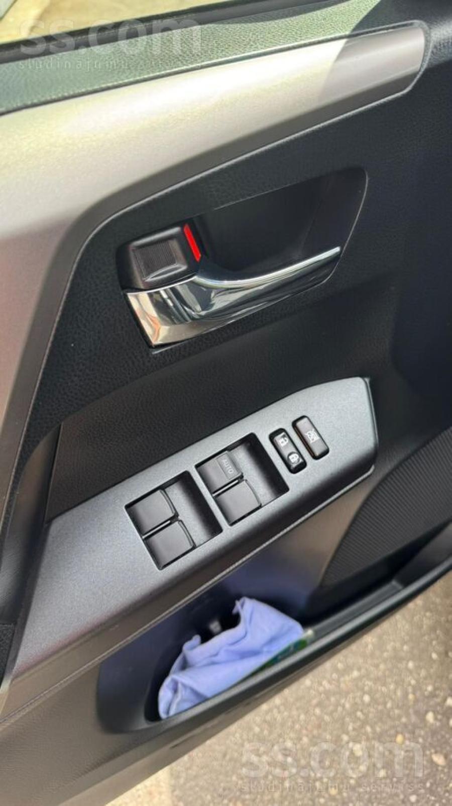 Melns Toyota RAV4 2018 Rīga, ar dzinēja tilpumu 2.50 L un nobraukumu 120 tūkst. km par 17450 €, foto 23 vietnē AUTOMOTO.COM.LV