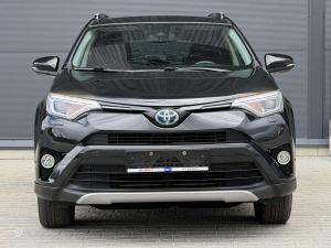 Black Toyota RAV4 2018 in Siauliai, with an engine capacity of 2.49 L and mileage of 152 thousand km for 18350 €, photo 3 on AUTOMOTO.COM.LV