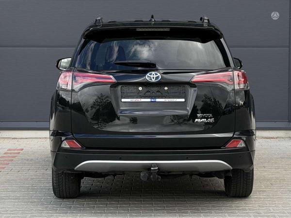 Melns Toyota RAV4 2018 Šauļi, ar dzinēja tilpumu 2.49 L un nobraukumu 152 tūkst. km par 18350 €, foto 6 vietnē AUTOMOTO.COM.LV