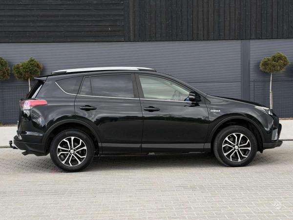 Melns Toyota RAV4 2018 Šauļi, ar dzinēja tilpumu 2.49 L un nobraukumu 152 tūkst. km par 18350 €, foto 8 vietnē AUTOMOTO.COM.LV