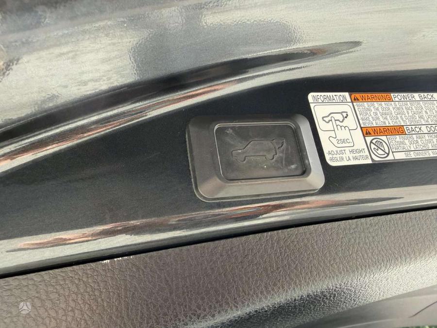 Black Toyota RAV4 2018 in Siauliai, with an engine capacity of 2.49 L and mileage of 152 thousand km for 18350 €, photo 27 on AUTOMOTO.COM.LV
