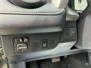 Black Toyota RAV4 2018 in Siauliai, with an engine capacity of 2.49 L and mileage of 152 thousand km for 18350 €, photo 29 on AUTOMOTO.COM.LV
