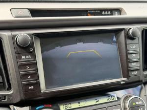Black Toyota RAV4 2018 in Siauliai, with an engine capacity of 2.49 L and mileage of 152 thousand km for 18350 €, photo 30 on AUTOMOTO.COM.LV