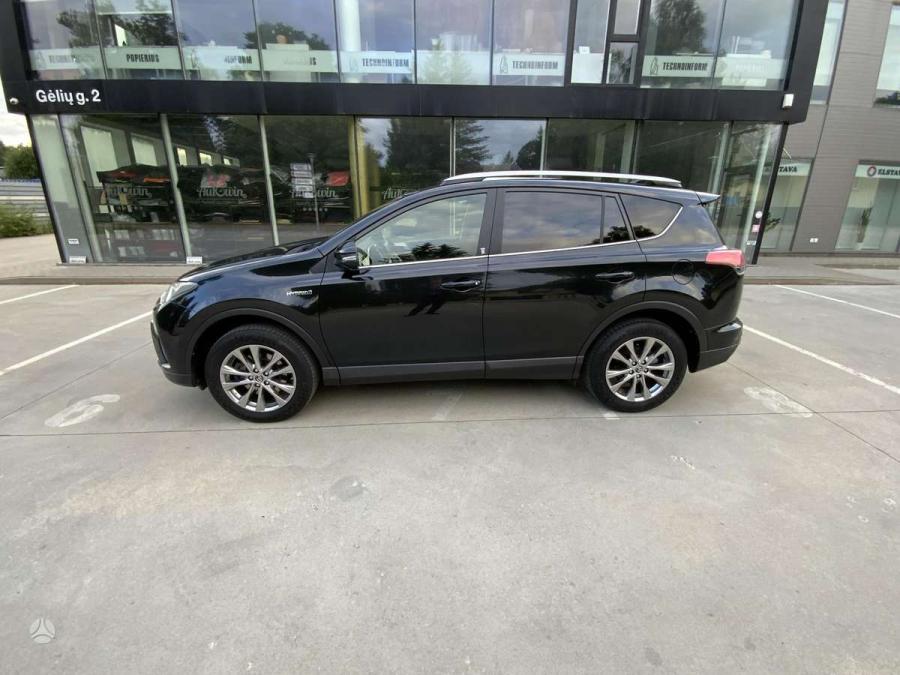Melns Toyota RAV4 2018 Viļņa, ar dzinēja tilpumu 2.49 L un nobraukumu 132 tūkst. km par 19350 €, foto 3 vietnē AUTOMOTO.COM.LV
