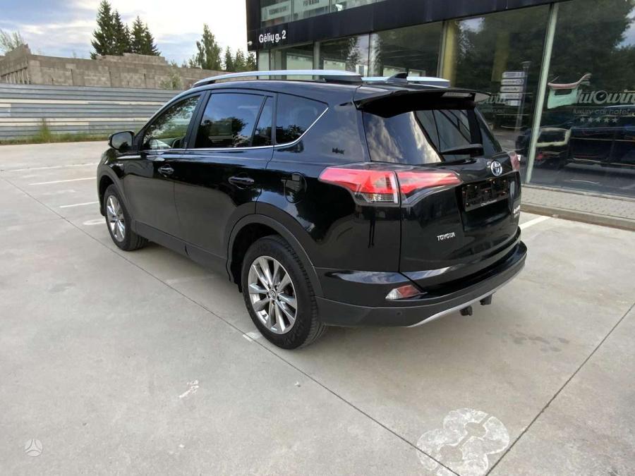 Melns Toyota RAV4 2018 Viļņa, ar dzinēja tilpumu 2.49 L un nobraukumu 132 tūkst. km par 19350 €, foto 4 vietnē AUTOMOTO.COM.LV