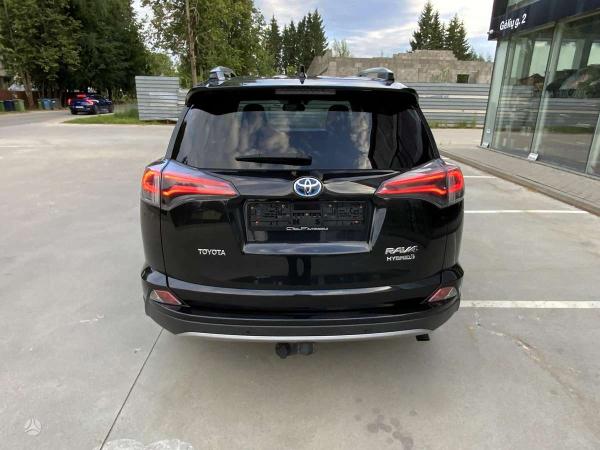 Melns Toyota RAV4 2018 Viļņa, ar dzinēja tilpumu 2.49 L un nobraukumu 132 tūkst. km par 19350 €, foto 5 vietnē AUTOMOTO.COM.LV