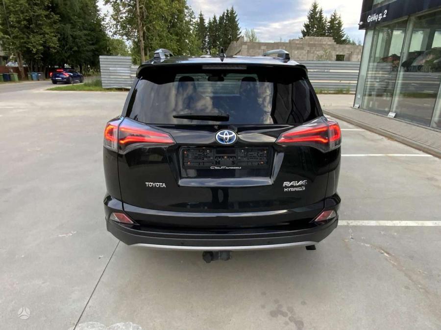 Melns Toyota RAV4 2018 Viļņa, ar dzinēja tilpumu 2.49 L un nobraukumu 132 tūkst. km par 19350 €, foto 6 vietnē AUTOMOTO.COM.LV