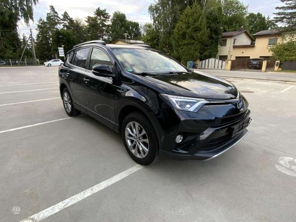 Melns Toyota RAV4 2018 Viļņa, ar dzinēja tilpumu 2.49 L un nobraukumu 132 tūkst. km par 19350 €, foto 8 vietnē AUTOMOTO.COM.LV