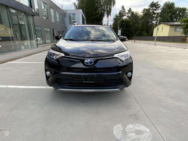Melns Toyota RAV4 2018 Viļņa, ar dzinēja tilpumu 2.49 L un nobraukumu 132 tūkst. km par 19350 €, foto 9 vietnē AUTOMOTO.COM.LV