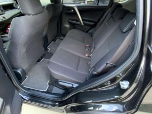 Melns Toyota RAV4 2018 Viļņa, ar dzinēja tilpumu 2.49 L un nobraukumu 132 tūkst. km par 19350 €, foto 16 vietnē AUTOMOTO.COM.LV
