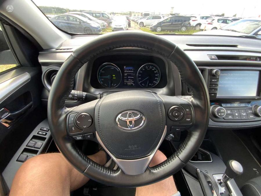 Melns Toyota RAV4 2018 Viļņa, ar dzinēja tilpumu 2.49 L un nobraukumu 132 tūkst. km par 19350 €, foto 19 vietnē AUTOMOTO.COM.LV