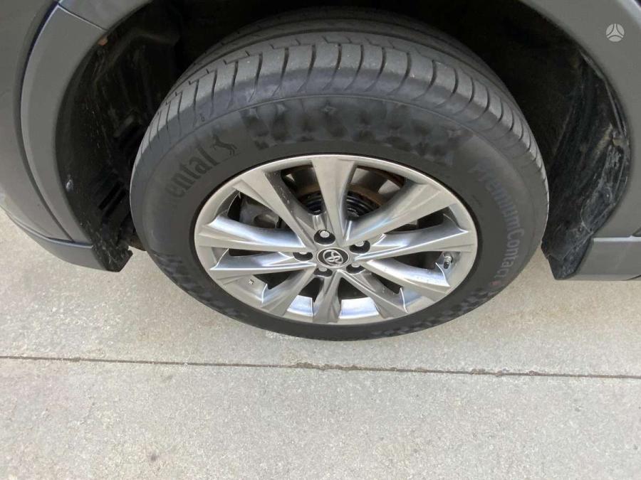 Melns Toyota RAV4 2018 Viļņa, ar dzinēja tilpumu 2.49 L un nobraukumu 132 tūkst. km par 19350 €, foto 25 vietnē AUTOMOTO.COM.LV