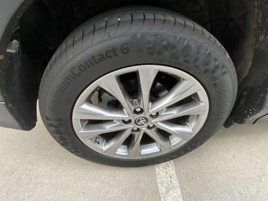 Melns Toyota RAV4 2018 Viļņa, ar dzinēja tilpumu 2.49 L un nobraukumu 132 tūkst. km par 19350 €, foto 26 vietnē AUTOMOTO.COM.LV
