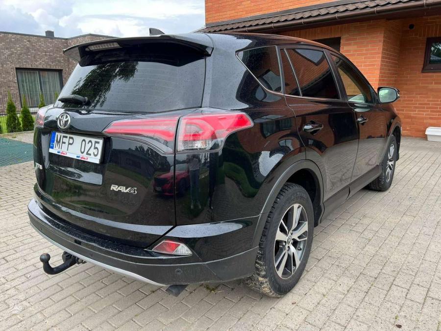 Melns Toyota RAV4 2018 Kauņa, ar dzinēja tilpumu 2.00 L un nobraukumu 218 tūkst. km par 12700 €, foto 6 vietnē AUTOMOTO.COM.LV