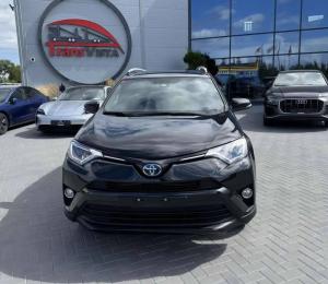 Black Toyota RAV4 2018 in Telschi, with an engine capacity of 2.50 L and mileage of 112 thousand km for 17490 €, photo 4 on AUTOMOTO.COM.LV