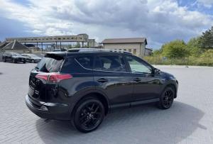 Black Toyota RAV4 2018 in Telschi, with an engine capacity of 2.50 L and mileage of 112 thousand km for 17490 €, photo 10 on AUTOMOTO.COM.LV