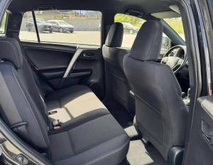 Black Toyota RAV4 2018 in Telschi, with an engine capacity of 2.50 L and mileage of 112 thousand km for 17490 €, photo 16 on AUTOMOTO.COM.LV