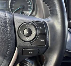 Black Toyota RAV4 2018 in Telschi, with an engine capacity of 2.50 L and mileage of 112 thousand km for 17490 €, photo 18 on AUTOMOTO.COM.LV