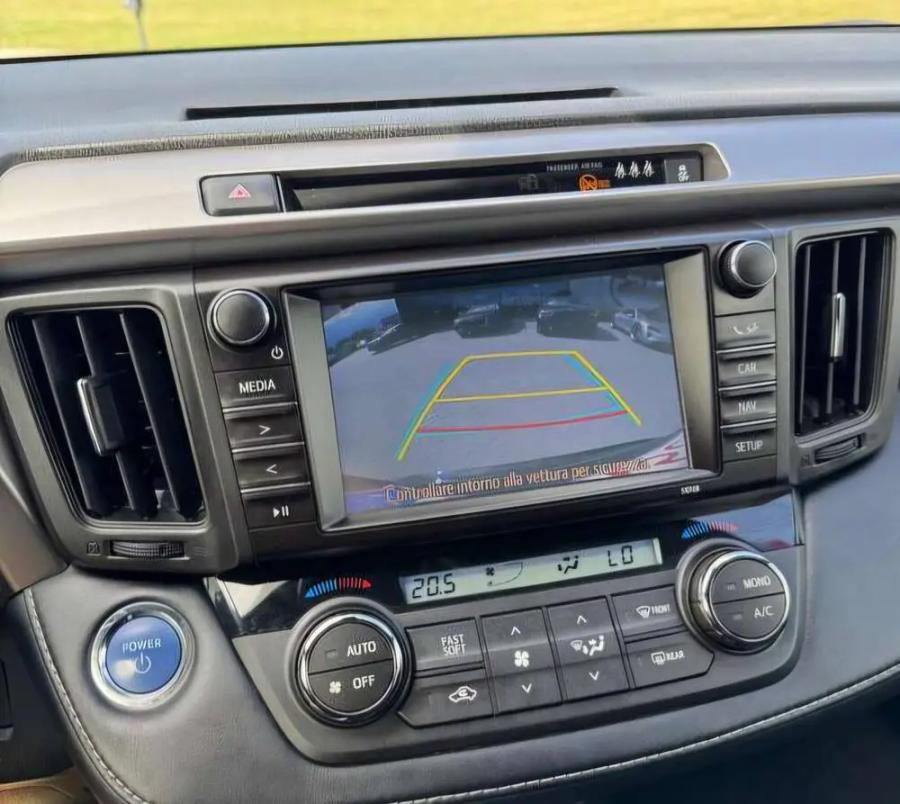 Black Toyota RAV4 2018 in Telschi, with an engine capacity of 2.50 L and mileage of 112 thousand km for 17490 €, photo 21 on AUTOMOTO.COM.LV