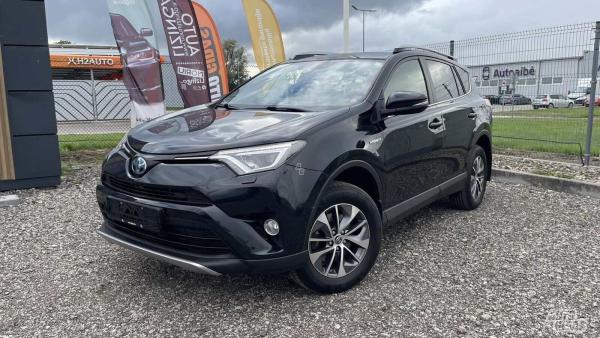 Black Toyota RAV4 2018 in Marijampole, with an engine capacity of 2.50 L and mileage of 172 thousand km for 16900 €, photo 1 on AUTOMOTO.COM.LV