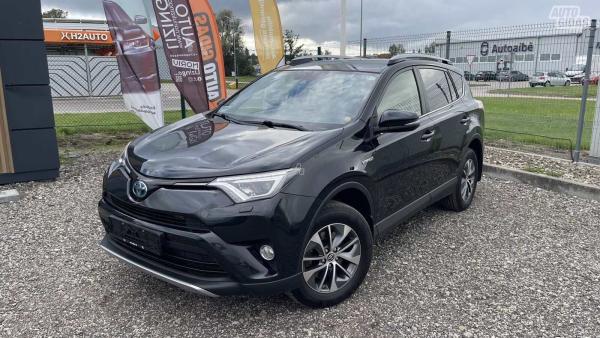 Black Toyota RAV4 2018 in Marijampole, with an engine capacity of 2.50 L and mileage of 172 thousand km for 16900 €, photo 6 on AUTOMOTO.COM.LV