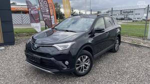 Black Toyota RAV4 2018 in Marijampole, with an engine capacity of 2.50 L and mileage of 172 thousand km for 16900 €, photo 6 on AUTOMOTO.COM.LV