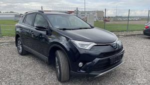 Black Toyota RAV4 2018 in Marijampole, with an engine capacity of 2.50 L and mileage of 172 thousand km for 16900 €, photo 8 on AUTOMOTO.COM.LV