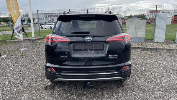 Black Toyota RAV4 2018 in Marijampole, with an engine capacity of 2.50 L and mileage of 172 thousand km for 16900 €, photo 11 on AUTOMOTO.COM.LV