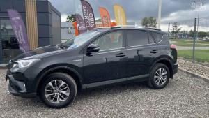 Black Toyota RAV4 2018 in Marijampole, with an engine capacity of 2.50 L and mileage of 172 thousand km for 16900 €, photo 13 on AUTOMOTO.COM.LV