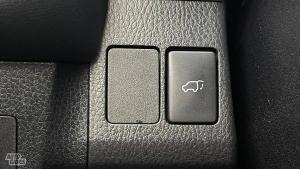 Black Toyota RAV4 2018 in Marijampole, with an engine capacity of 2.50 L and mileage of 172 thousand km for 16900 €, photo 23 on AUTOMOTO.COM.LV