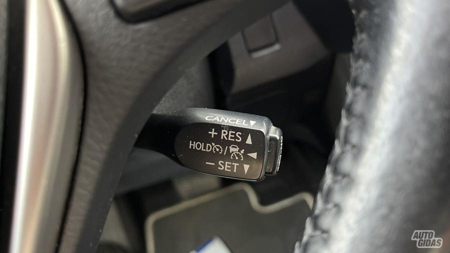 Black Toyota RAV4 2018 in Marijampole, with an engine capacity of 2.50 L and mileage of 172 thousand km for 16900 €, photo 25 on AUTOMOTO.COM.LV