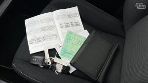 Black Toyota RAV4 2018 in Marijampole, with an engine capacity of 2.50 L and mileage of 172 thousand km for 16900 €, photo 33 on AUTOMOTO.COM.LV