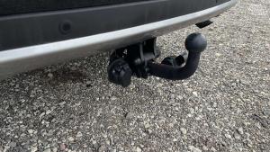 Black Toyota RAV4 2018 in Marijampole, with an engine capacity of 2.50 L and mileage of 172 thousand km for 16900 €, photo 36 on AUTOMOTO.COM.LV