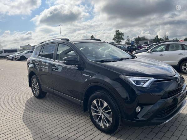 Melns Toyota RAV4 2018 Marijampole, ar dzinēja tilpumu 2.49 L un nobraukumu 172 tūkst. km par 16900 €, foto 4 vietnē AUTOMOTO.COM.LV