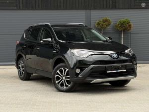 Melns Toyota RAV4 2018 Šauļi, ar dzinēja tilpumu 2.49 L un nobraukumu 152 tūkst. km par 17700 €, foto  vietnē AUTOMOTO.COM.LV