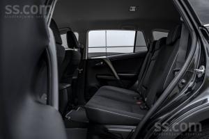Melns Toyota RAV4 2018 Rīga, ar dzinēja tilpumu 2.50 L un nobraukumu 207 tūkst. km par 17990 €, foto 14 vietnē AUTOMOTO.COM.LV