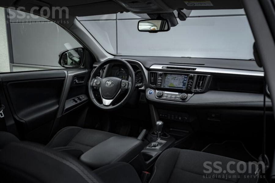 Melns Toyota RAV4 2018 Rīga, ar dzinēja tilpumu 2.50 L un nobraukumu 207 tūkst. km par 17990 €, foto 16 vietnē AUTOMOTO.COM.LV