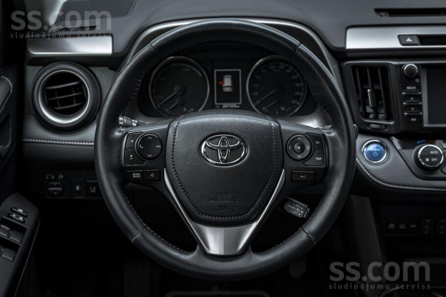 Melns Toyota RAV4 2018 Rīga, ar dzinēja tilpumu 2.50 L un nobraukumu 207 tūkst. km par 17990 €, foto 20 vietnē AUTOMOTO.COM.LV