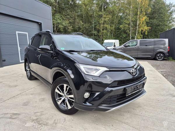 Melns Toyota RAV4 2018 Utena, ar dzinēja tilpumu 2.00 L un nobraukumu 201 tūkst. km par 12490 €, foto 3 vietnē AUTOMOTO.COM.LV