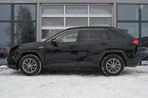 Black Toyota RAV4 2019 in Vilnius, with an engine capacity of 2.49 L and mileage of 120 thousand km for 18500 €, photo 2 on AUTOMOTO.COM.LV