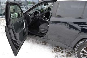 Black Toyota RAV4 2019 in Vilnius, with an engine capacity of 2.49 L and mileage of 120 thousand km for 18500 €, photo 12 on AUTOMOTO.COM.LV