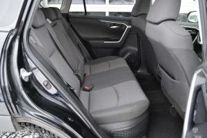 Black Toyota RAV4 2019 in Vilnius, with an engine capacity of 2.49 L and mileage of 120 thousand km for 18500 €, photo 21 on AUTOMOTO.COM.LV