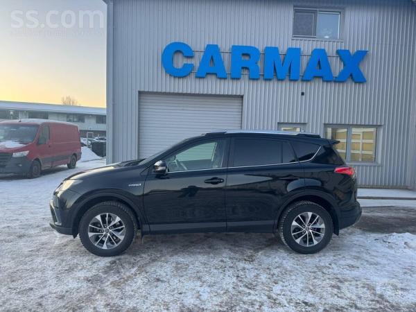 Black Toyota RAV4 2019 in Riga, with an engine capacity of 2.50 L and mileage of 132 thousand km for 19000 €, photo 1 on AUTOMOTO.COM.LV