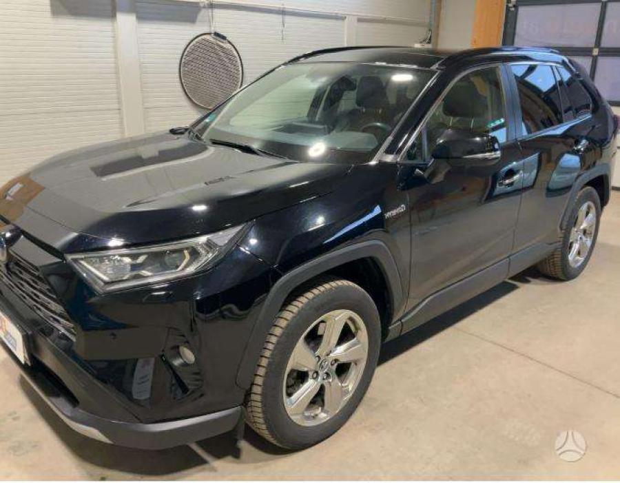 Melns Toyota RAV4 2019 Viļņa, ar dzinēja tilpumu 2.50 L un nobraukumu 200 tūkst. km par 21900 €, foto 1 vietnē AUTOMOTO.COM.LV