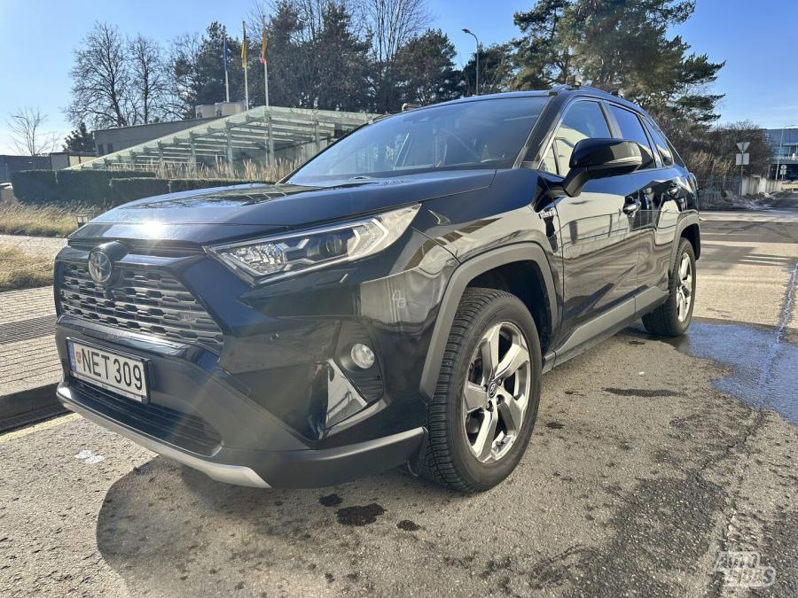 Melns Toyota RAV4 2019 Viļņa, ar dzinēja tilpumu 2.50 L un nobraukumu 90 tūkst. km par 29999 €, foto 1 vietnē AUTOMOTO.COM.LV