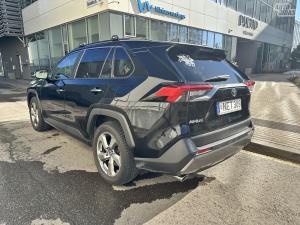 Melns Toyota RAV4 2019 Viļņa, ar dzinēja tilpumu 2.50 L un nobraukumu 90 tūkst. km par 29999 €, foto 2 vietnē AUTOMOTO.COM.LV