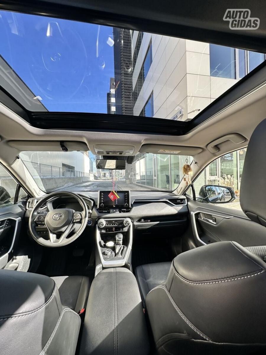 Melns Toyota RAV4 2019 Viļņa, ar dzinēja tilpumu 2.50 L un nobraukumu 90 tūkst. km par 29999 €, foto 7 vietnē AUTOMOTO.COM.LV