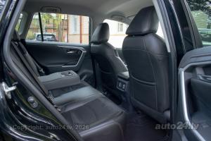 Melns Toyota RAV4 2019 Tallina, ar dzinēja tilpumu 2.00 L un nobraukumu 162 tūkst. km par 23990 €, foto 13 vietnē AUTOMOTO.COM.LV