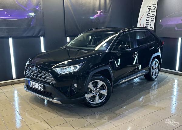Black Toyota RAV4 2019 in Avizieniai, with an engine capacity of 2.50 L and mileage of 55 thousand km for 28500 €, photo 1 on AUTOMOTO.COM.LV