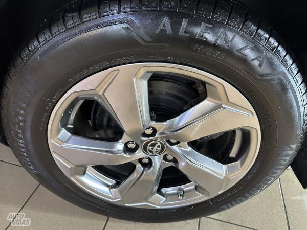 Black Toyota RAV4 2019 in Avizieniai, with an engine capacity of 2.50 L and mileage of 55 thousand km for 28500 €, photo 4 on AUTOMOTO.COM.LV